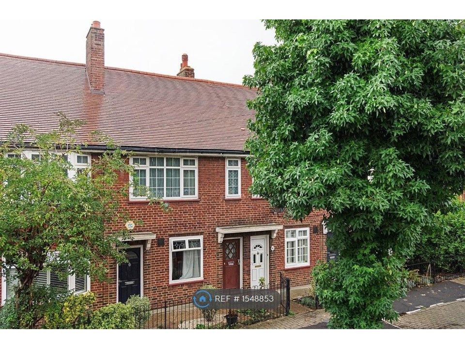 3 bed maisonette to rent in Godley Road, London SW18 - Zoopla