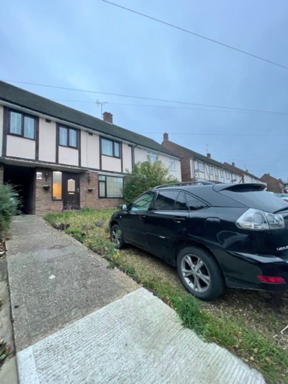 4 bed terraced house for sale in Eaton Valley Road, Luton LU2, £375,000 ...