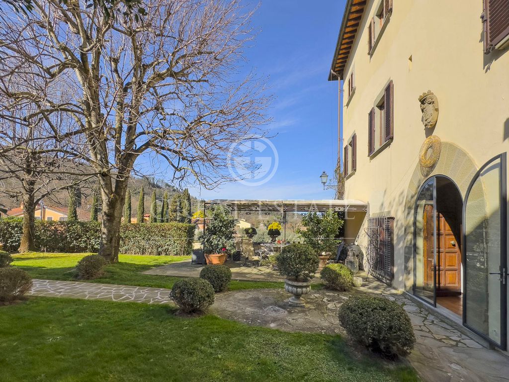 4 bed villa for sale in Arezzo, Arezzo, Tuscany, £589,731 - Zoopla