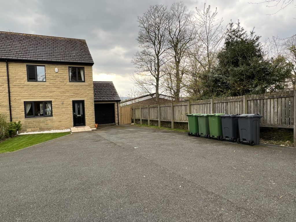 3 Bed Semi Detached House For Sale In Vicarage Gardens Jack Royd Lane