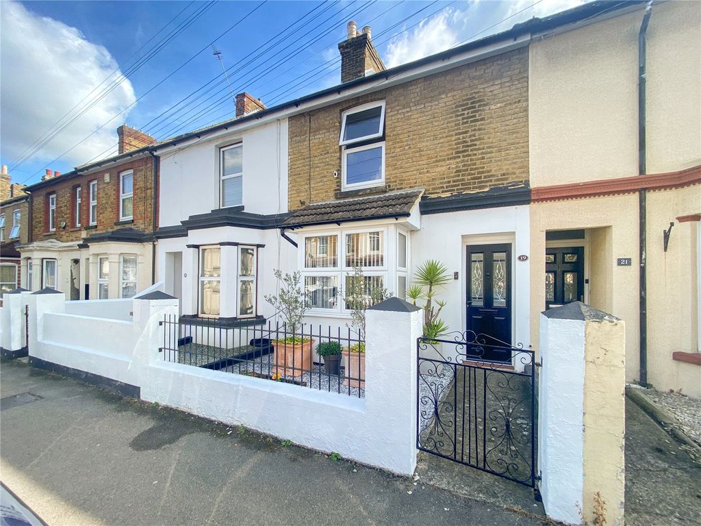 2 Bed Terraced House For Sale In Burley Road Sittingbourne Kent Me10