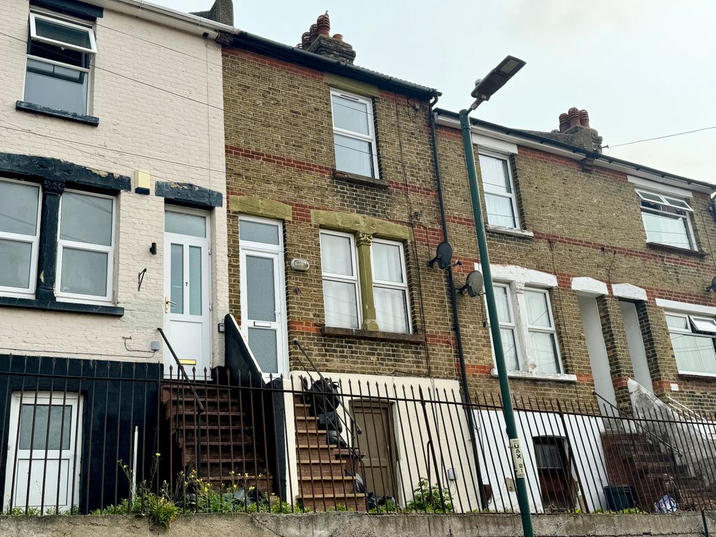 2 bed terraced house to rent in Upper Luton Road, Chatham ME5, £1,250 ...