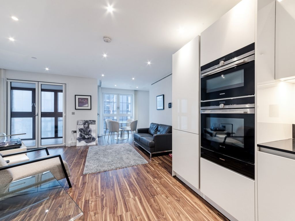 1 bed flat to rent in Wiverton Tower, Aldgate Place, Aldgate E1, £2,708 ...