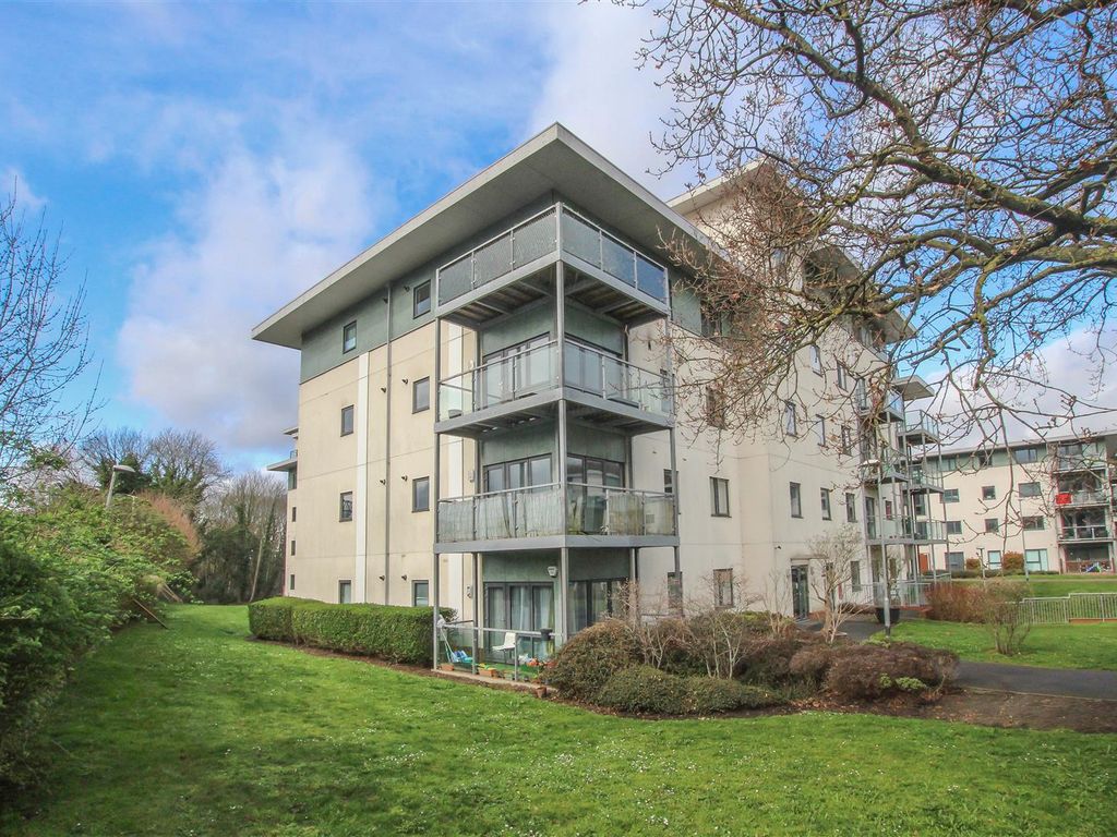 2 bed flat for sale in High Street, Brentwood CM14 - Zoopla