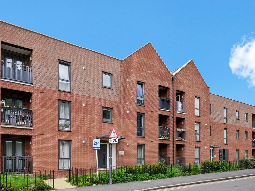2 bed flat for sale in Rayners Lane, Harrow HA2 - Zoopla
