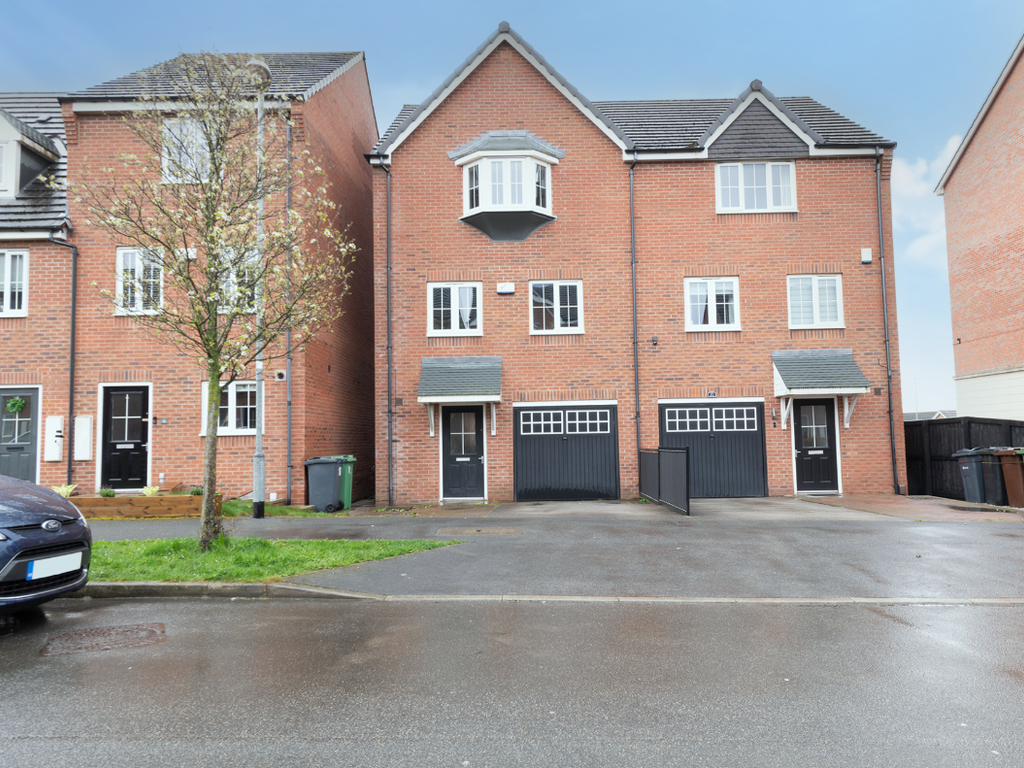 3 bed semi-detached house for sale in Oak Drive, Middleton, Leeds LS10 ...