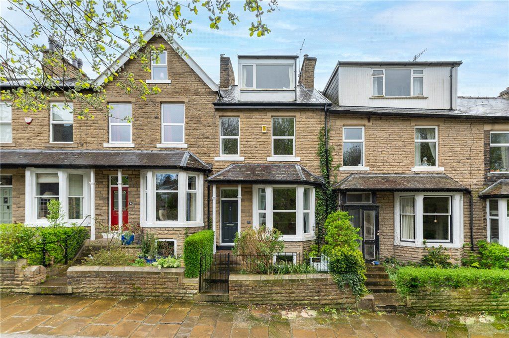 4 bed terraced house for sale in Plevna Terrace, Bingley, West ...