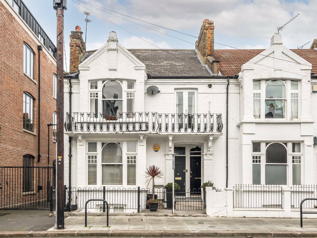 2 bed flat for sale in Bishops Road, London SW6 - Zoopla