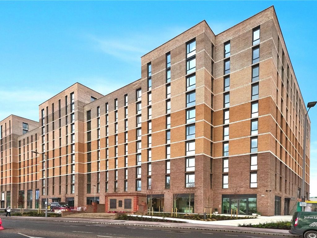 2 bed flat to rent in Viva Court, Kimpton Road, Luton LU2, £1,640 pcm ...