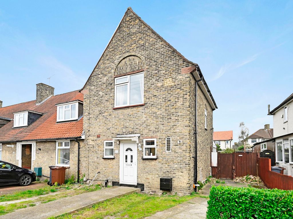 3 Bed End Terrace House For Sale In Downing Road Dagenham Rm9 £