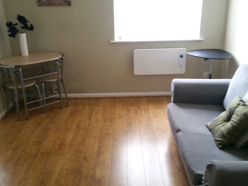 1 bed town house for sale in Chantrell Court, Leeds LS2, £140,000 - Zoopla