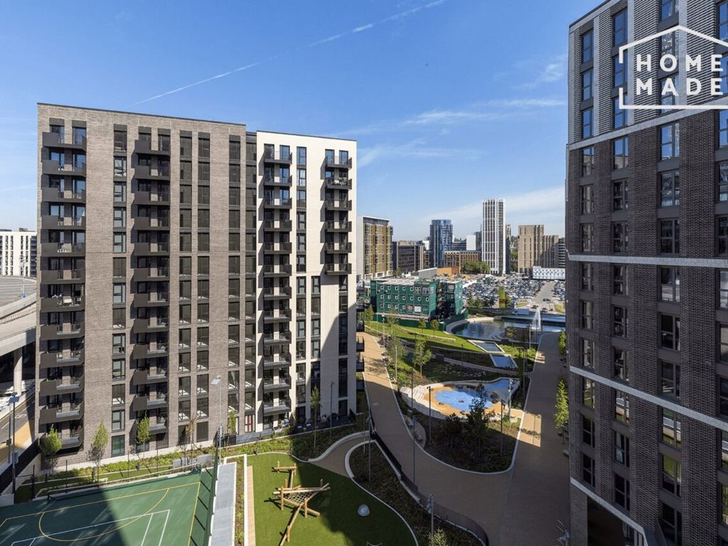 3 bed flat to rent in The Robinson, Wembley HA9, £3,521 pcm - Zoopla