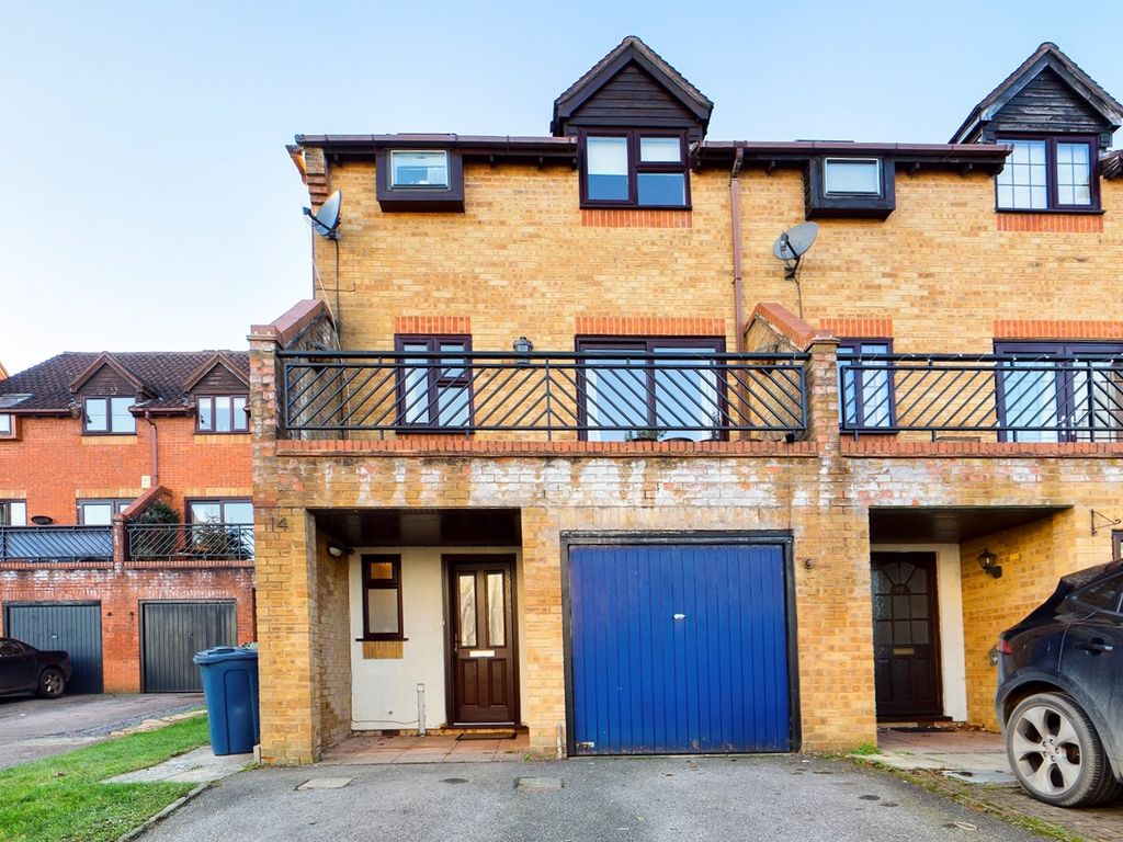 3 bed end terrace house to rent in Flitcroft Lea, High Wycombe HP13 ...