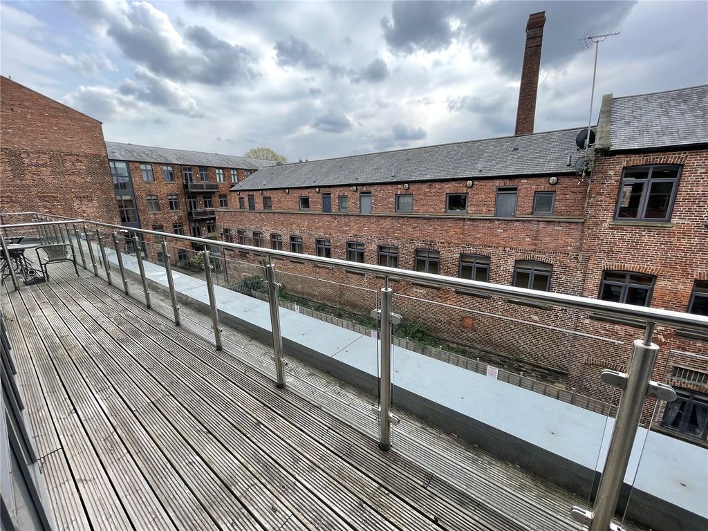 2 bed flat to rent in East Point, East Street, Leeds, West Yorkshire ...