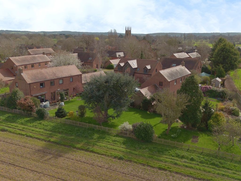 4 bed detached house for sale in The Langlands, Hampton Lucy, Warwick ...