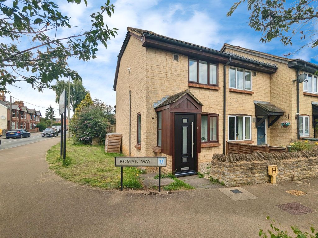 2 bed end terrace house to rent in Roman Way, Bicester OX26, £1,200 pcm ...