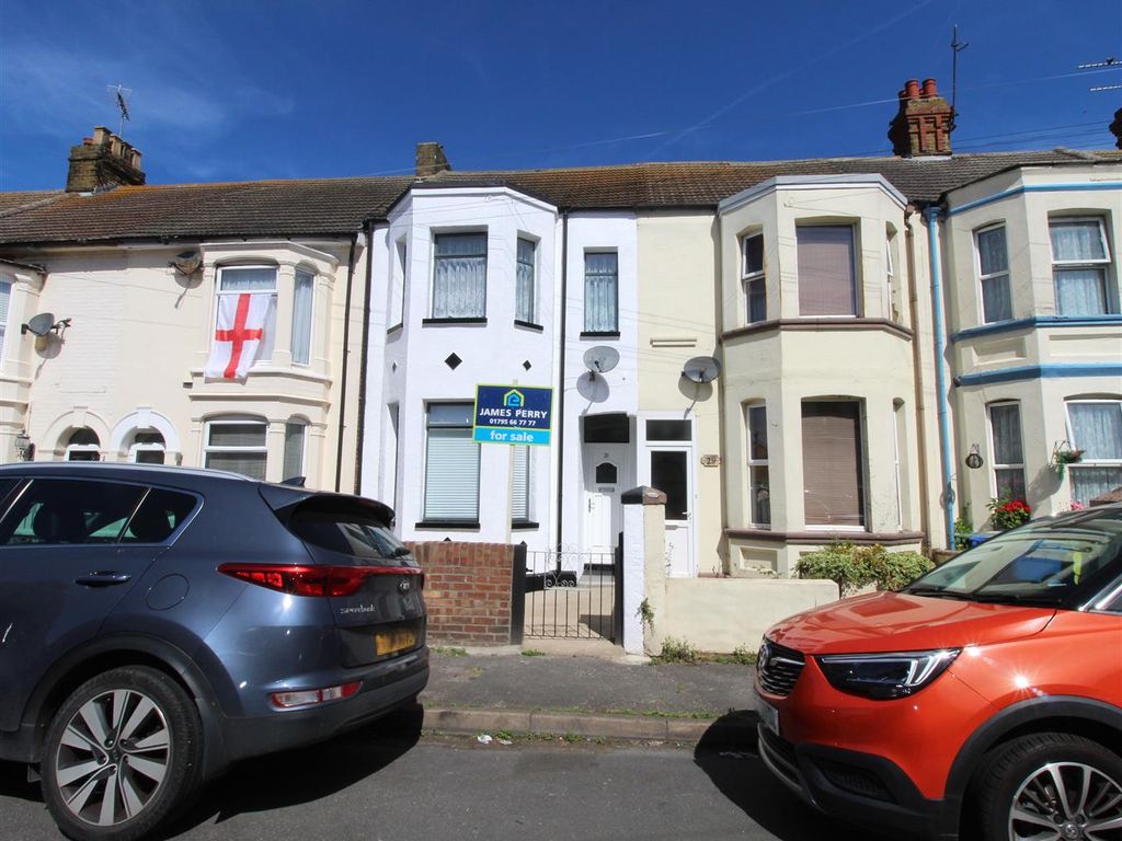 3 bed terraced house for sale in Maple Street, Sheerness ME12, £250,000 ...