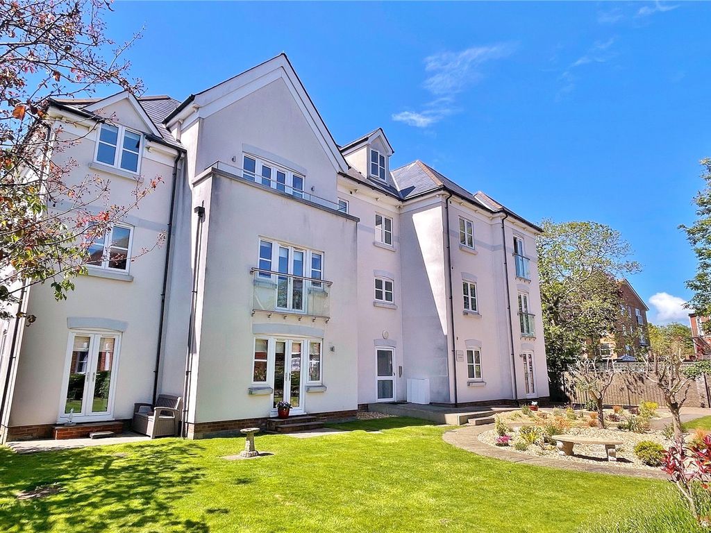 2 bed flat for sale in Wordsworth Road, Worthing, West Sussex BN11, £ ...