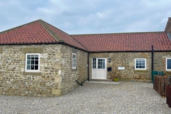 2 bed barn conversion to rent in Park Lane, Ripon HG4, £1,200 pcm - Zoopla