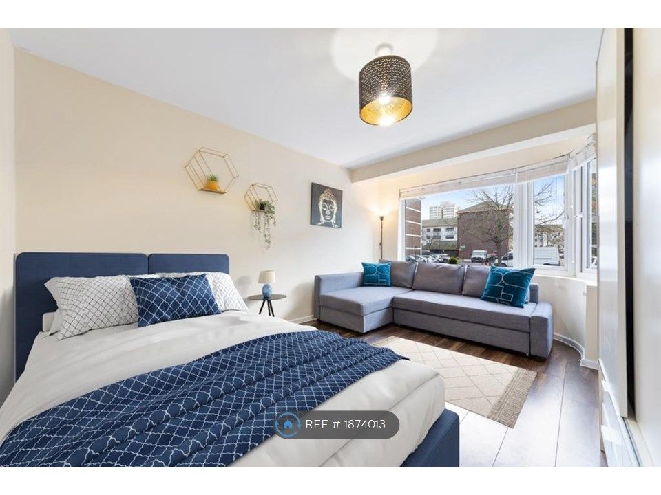 Room to rent in Mogden Lane, Isleworth TW7, £1,000 pcm - Zoopla