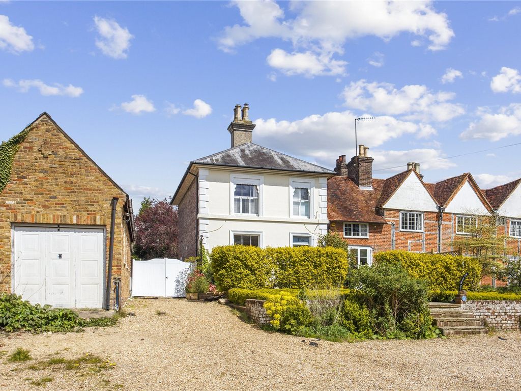 4 bed end terrace house for sale in Piccotts End, Hemel Hempstead ...