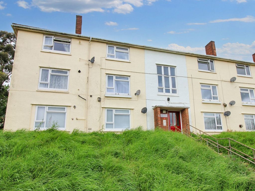 2 bed flat for sale in Neva Road, Midanbury SO18, £130,000 - Zoopla