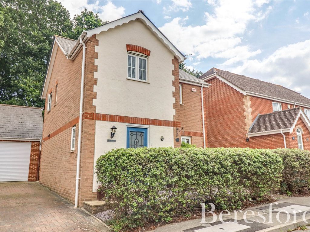 3 Bed Detached House For Sale In Rushmoor Drive Braintree Cm7 £
