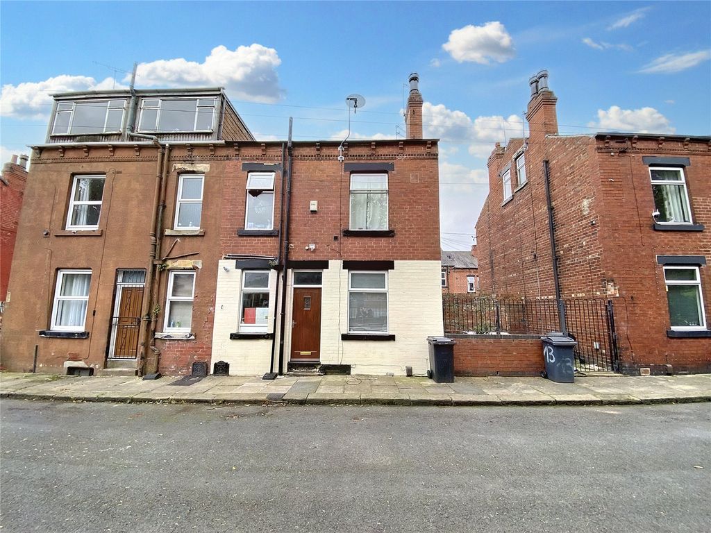 2 Bed End Terrace House For Sale In Harlech Mount Leeds West