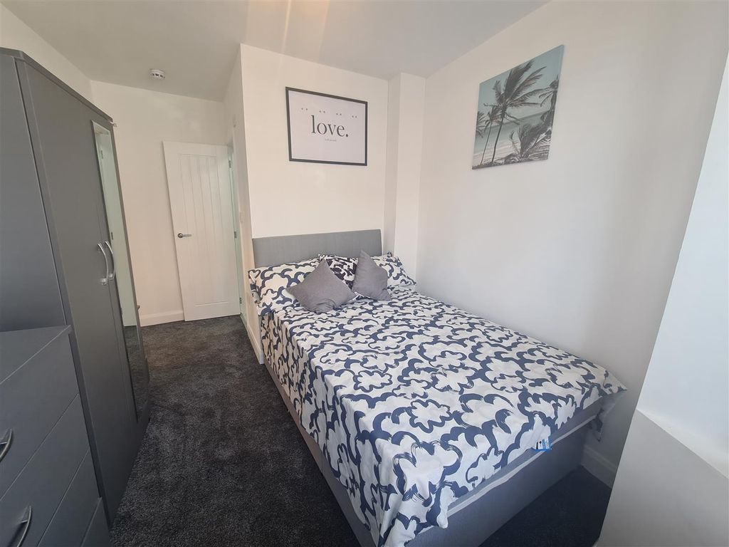 Room to rent in Mount Pleasant, Batchley, Redditch B97, £595 pcm - Zoopla