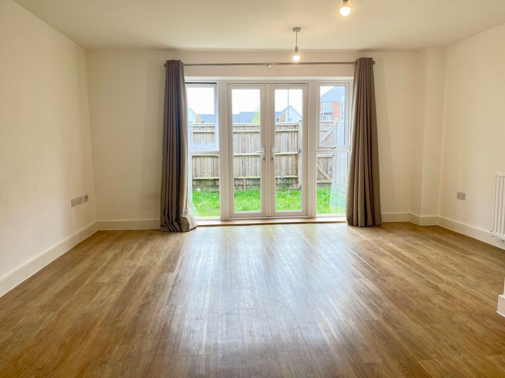 3 bed property to rent in Rookfield Road, Faygate, Horsham RH12 - Zoopla