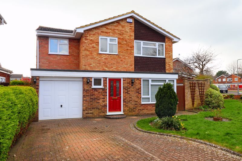 4 Bed Detached House For Sale In Windmill Hill Drive Bletchley Milton