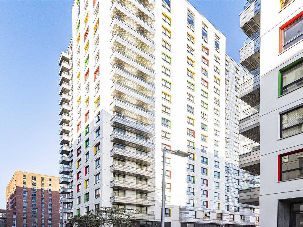 2 bed flat for sale in Alfred Street, Reading RG1 - Zoopla