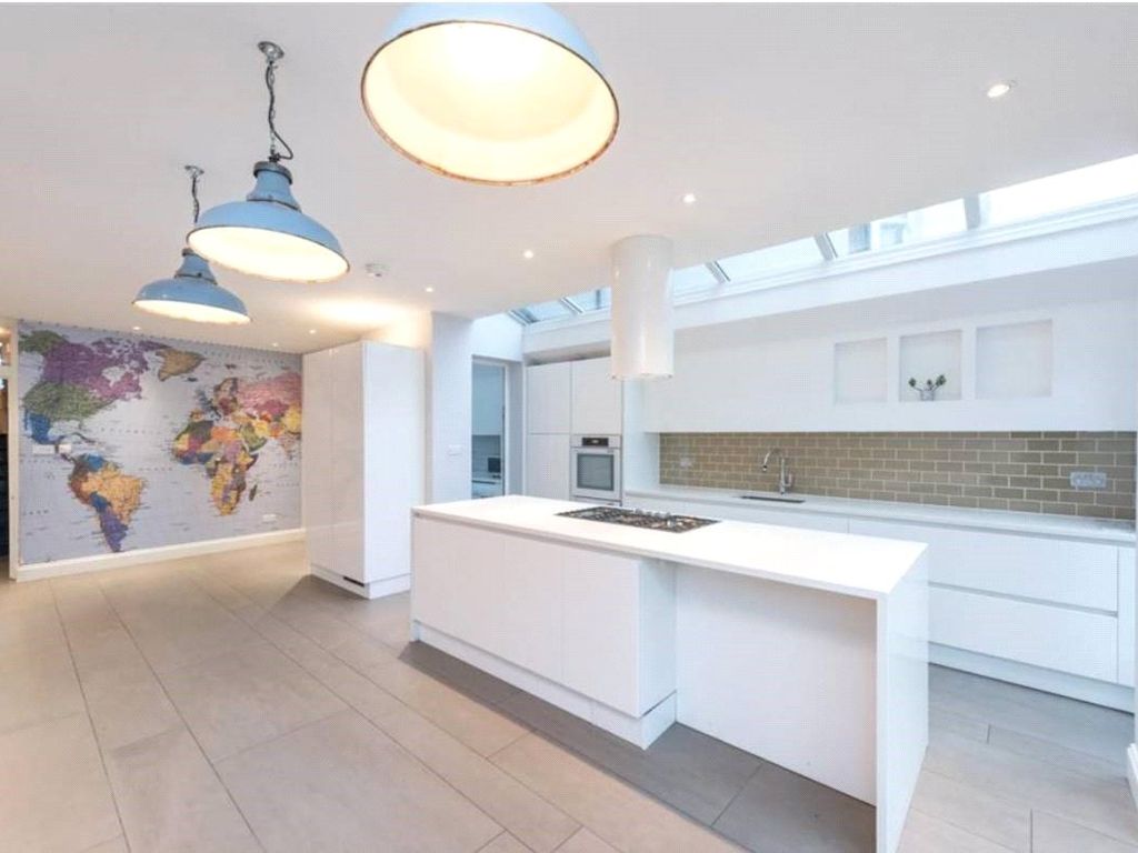 5 bed terraced house for sale in Crediton Road, London NW10 - Zoopla