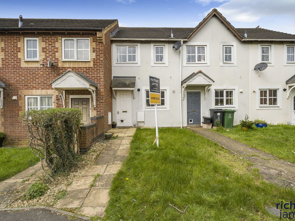 2 Bed Terraced House For Sale In May Close Gorse Hill Swindon Sn2