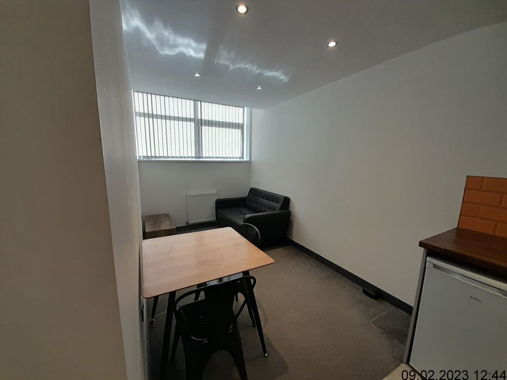 1 bed flat to rent in George Street, Wakefield WF1, £650 pcm - Zoopla