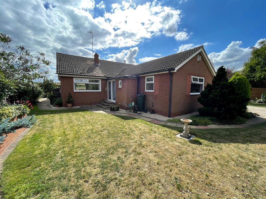 3 bed detached bungalow for sale in Vicarage Road, South Clifton ...