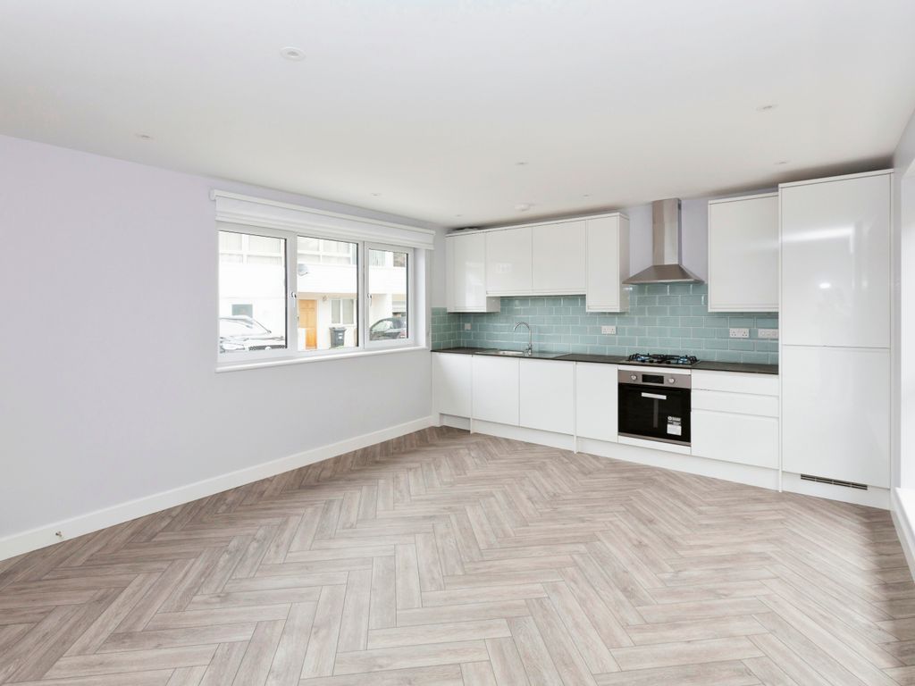 New home, 1 bed bungalow for sale in Roding Lane South, Ilford IG4, £ ...