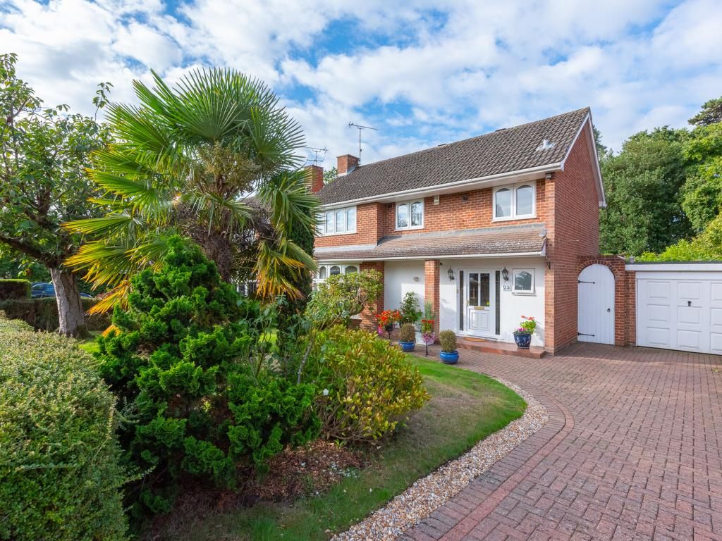 4 bed detached house for sale in High Beeches, Frimley GU16 - Zoopla