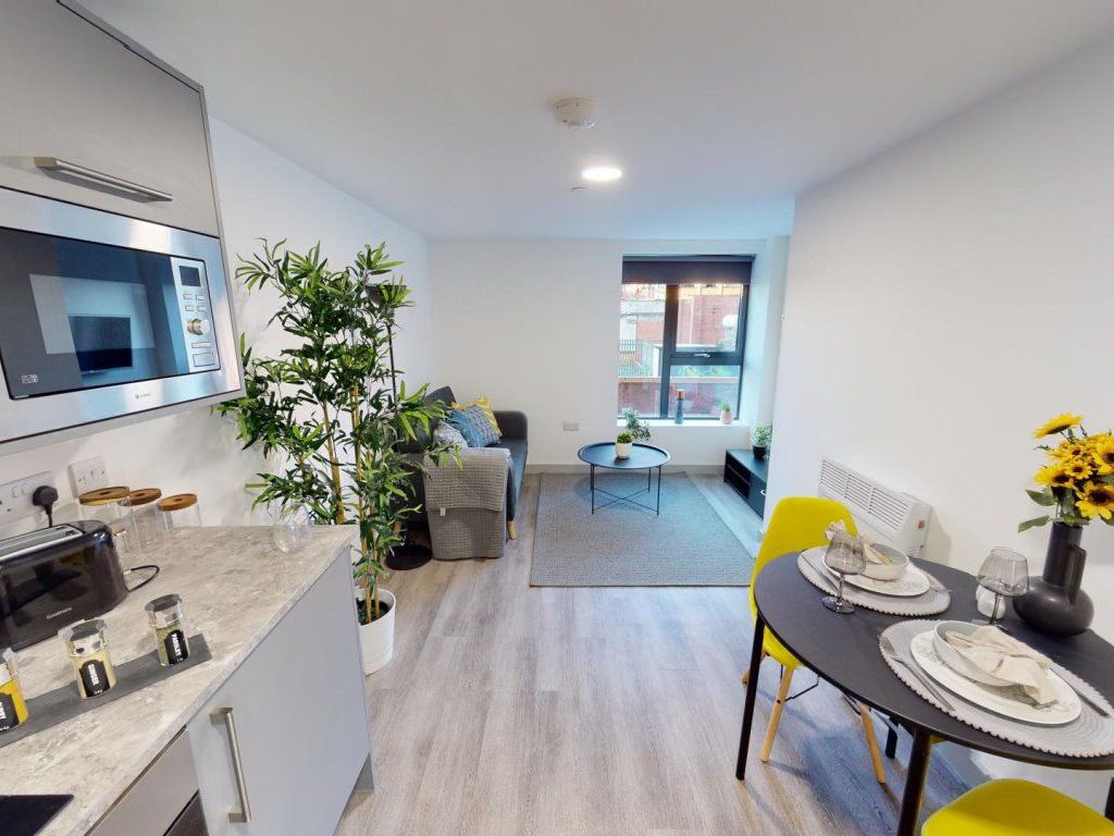 2 bed flat to rent in Roscoe Street, Liverpool L1, £1,100 pcm - Zoopla