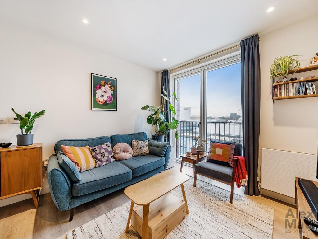 1 bed flat for sale in Varcoe Road, Bermondsey SE16, £292,000 - Zoopla