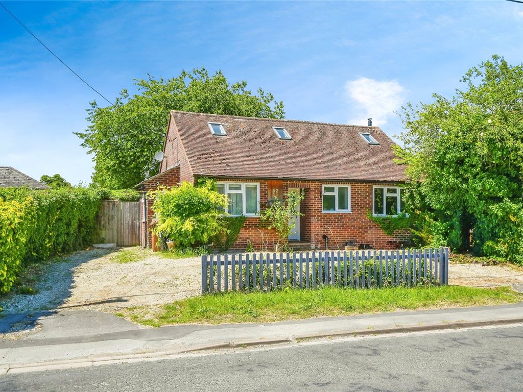 3 bed bungalow for sale in Blewbury Road, East Hagbourne, Didcot ...