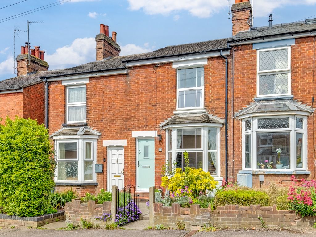 2 bed terraced house for sale in Orchard Road, Hitchin SG4, £475,000 - Zoopla