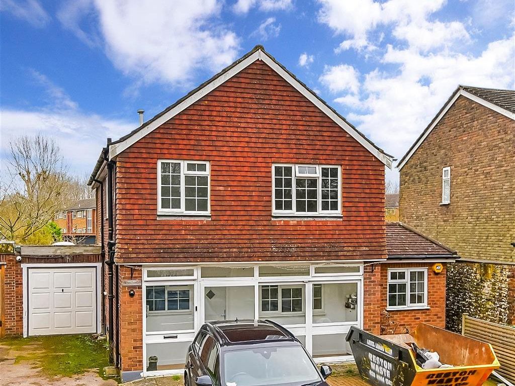 4 Bed Link Detached House For Sale In Carshalton Road Banstead Surrey