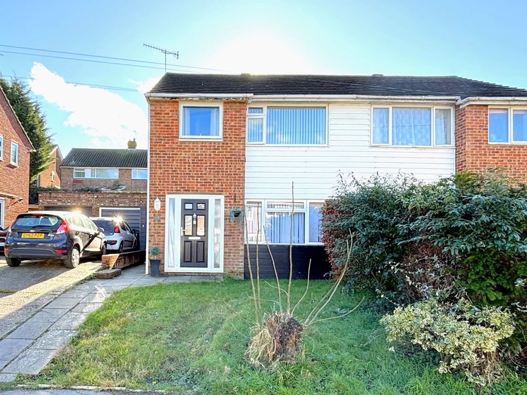 3 Bed Semi Detached House For Sale In Ian Close Bexhill On Sea Tn40 £
