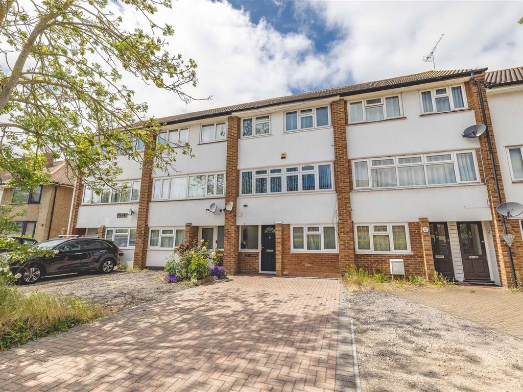 4 bed town house for sale in Wolf Lane, Windsor SL4 - Zoopla
