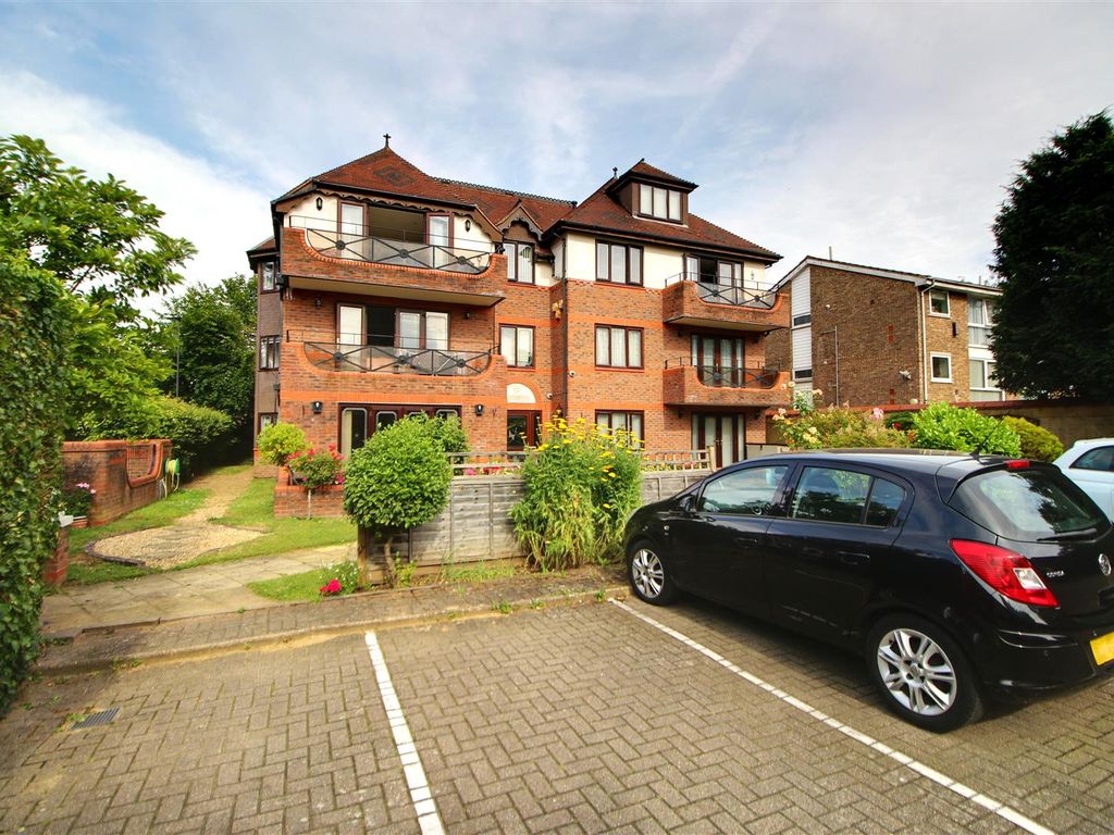 2 bed flat for sale in Kings Chase View, The Ridgeway, Enfield EN2, £ ...