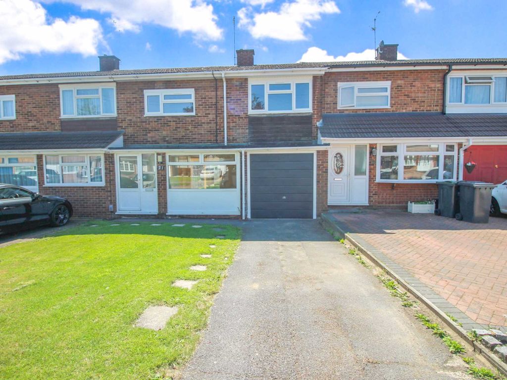 3 bed property to rent in High Beech Road, Luton LU3, £1,550 pcm - Zoopla
