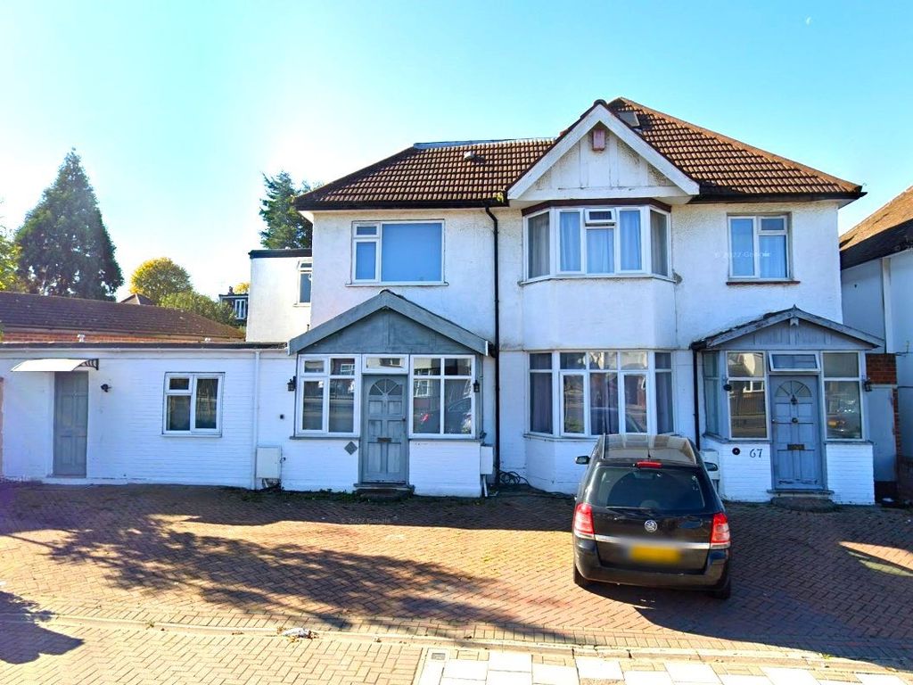4 bed semi-detached house for sale in Hendon Way, London NW2, £850,000 ...
