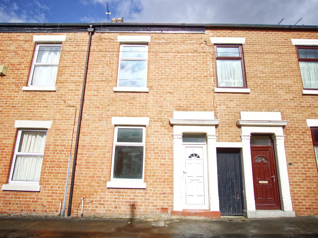 2 Bed Terraced House To Rent In Ephraim Street Preston Pr1 £650 Pcm