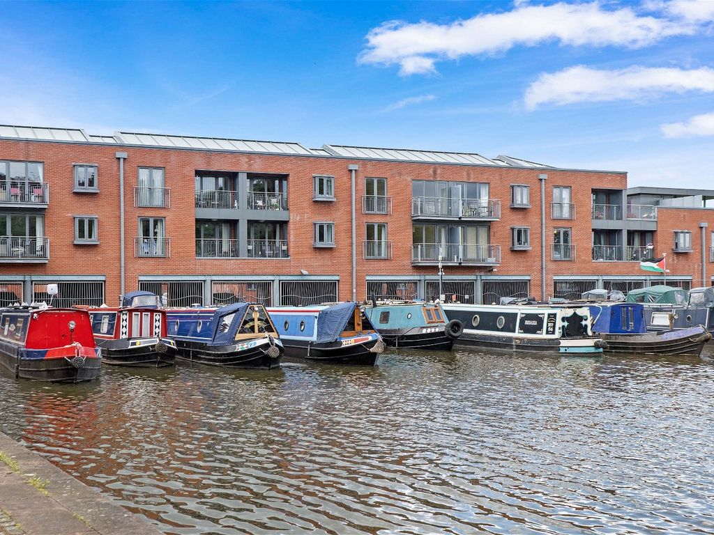2 bed flat for sale in Diglis Dock Road, Worcester WR5, £200,000 - Zoopla